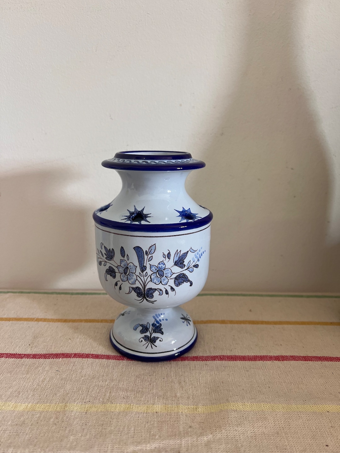 A Beautiful Italian Vintage Montagnani Hand Painted Blue and White Pot ...
