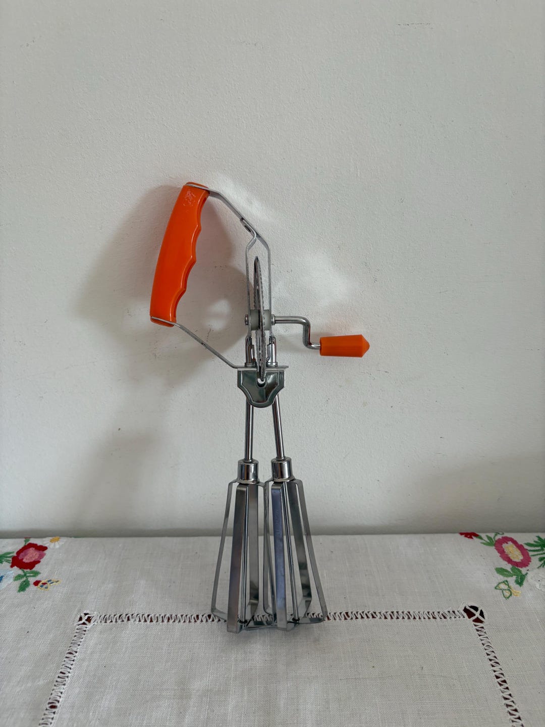 An Original Vintage Retro Stainless Steel Egg Beater Hand Whisk With ...