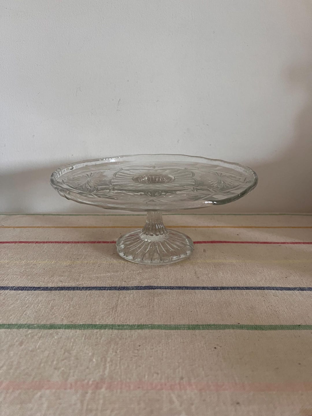 A Lovely Art Dec Pressed Glass 8" Fruit, Cake, Bun or Scone Raised ...