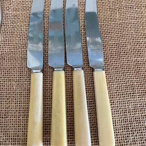 An Art Deco Set of Four Winegartens Ltd, Silversmiths, Bishopsgate ...