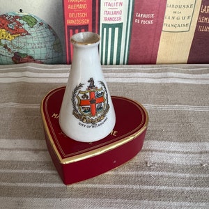 Antique Crested GOSS Ware Urn Vase - City of Melbourne - Thomas Webb ...