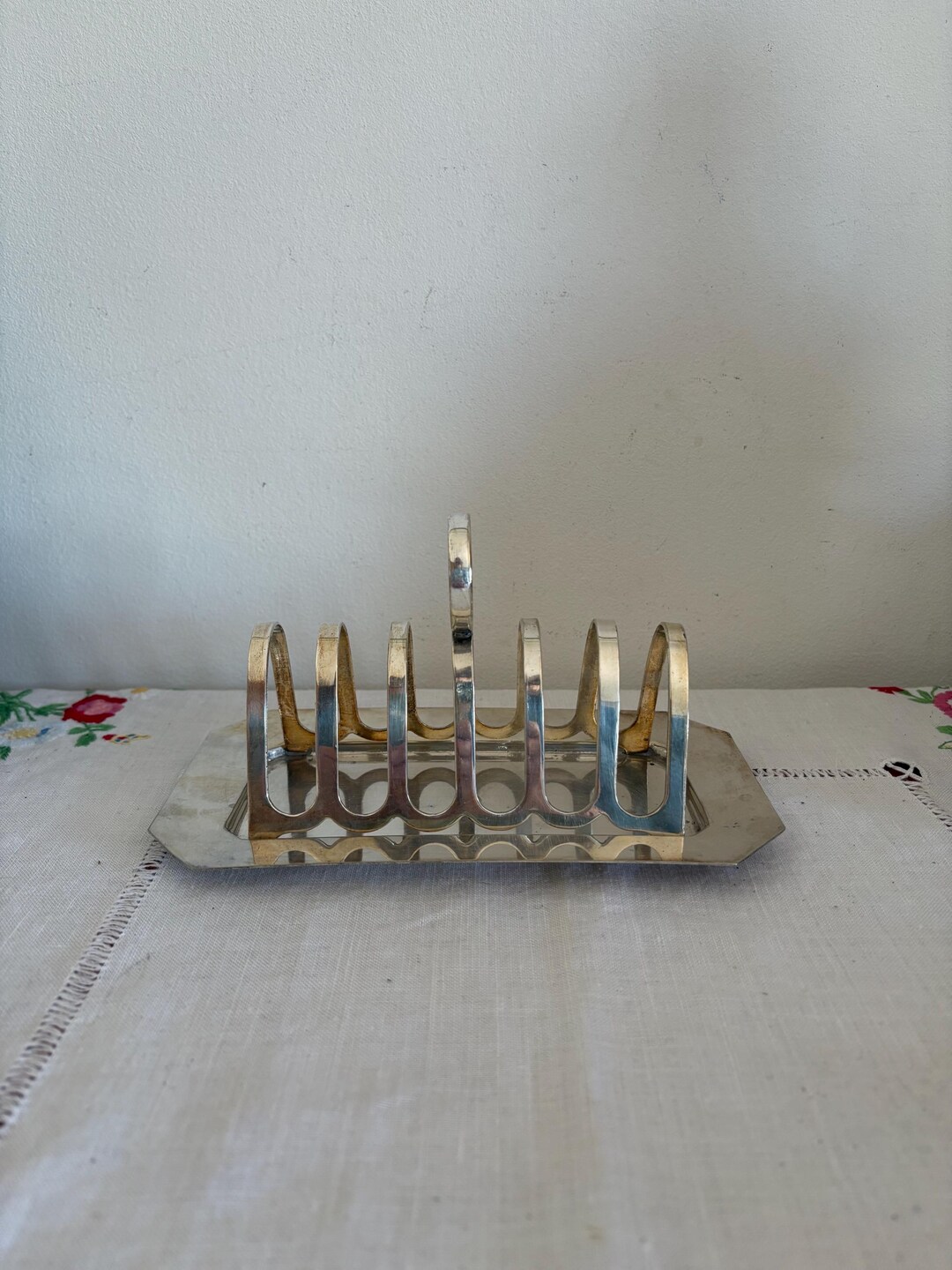 An Elegant Made in England Vintage Six Slice Toast Rack With Separate ...