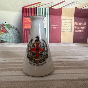 Antique Crested GOSS Ware Urn Vase - City of Melbourne - Thomas Webb ...