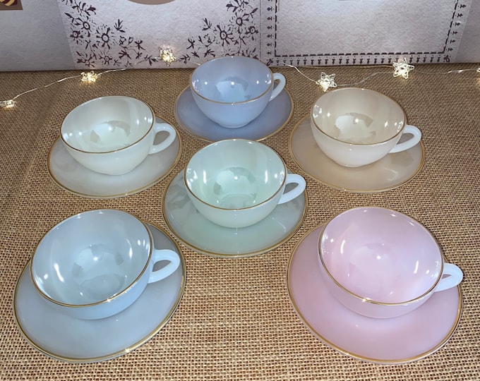 A Perfect Original 1950s Vintage Arcopal Harlequin Tea Set Comprising ...
