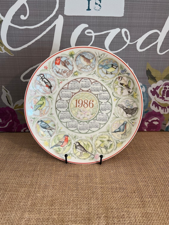A Wedgwood 1986 Collector Plate Called Garden Birds From the - Etsy