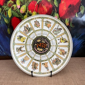 A Wedgwood 1978 Collector Plate Called Samurai From the 8th Calendar ...