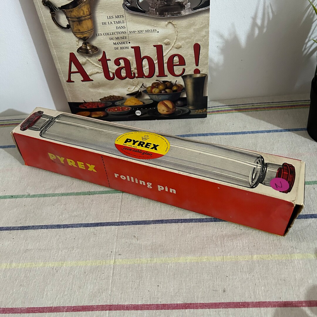 A Vintage Original Perefctly Boxed Pyrex Glass Rolling Pin for the ...