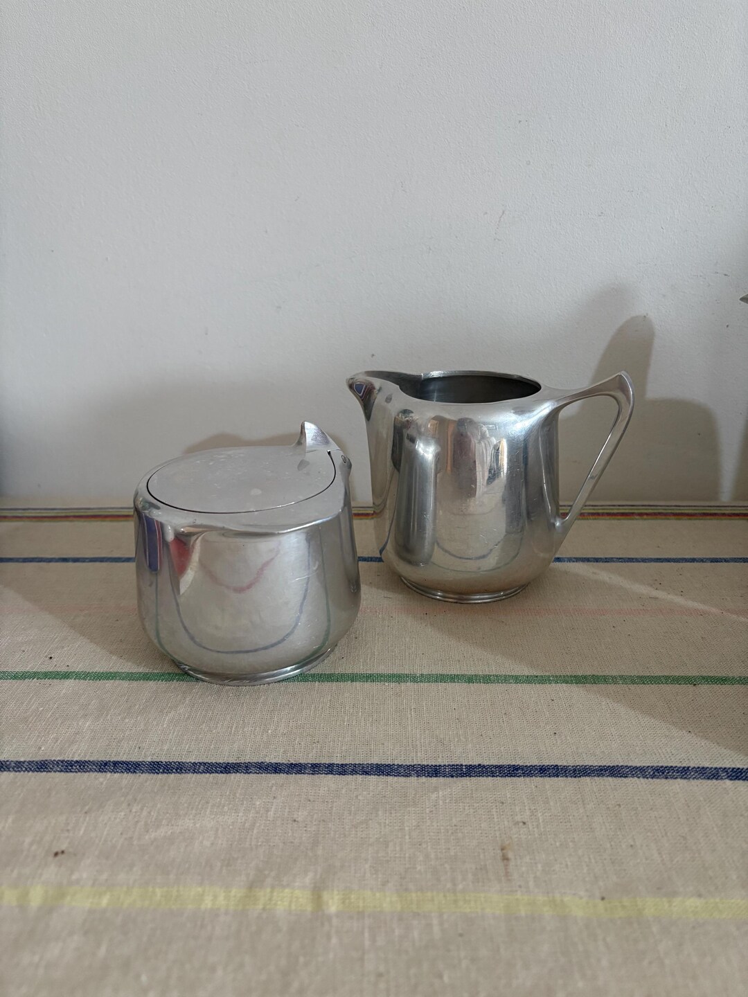 A Picquot Ware English Solid Aluminium 1950's Hinged Lid Sugar Bowl Pot ...