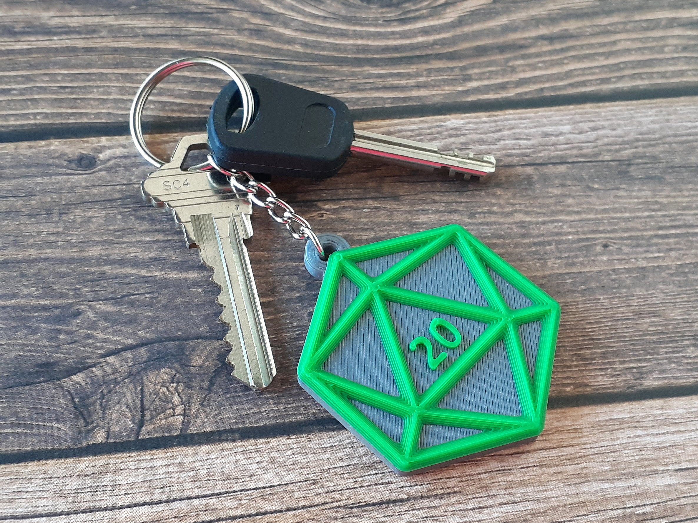 Personalized D20 Keychain, Two Colours, 3D Printed, Gift for Dungeon ...