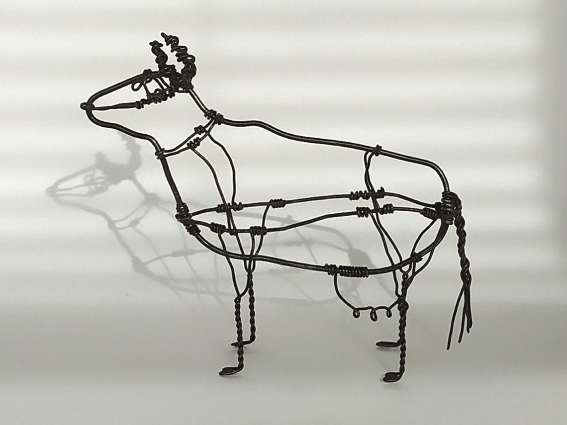 Cow Sculpture, Cow Art, Wire Sculpture, Cow Metal Art, Farm Animals ...