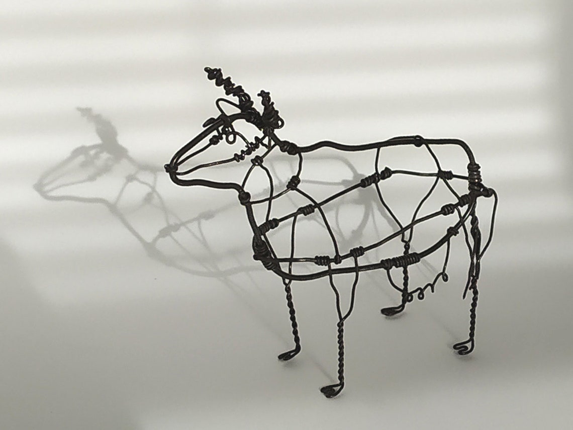 Cow Sculpture, Cow Art, Wire Sculpture, Cow Metal Art, Farm Animals ...