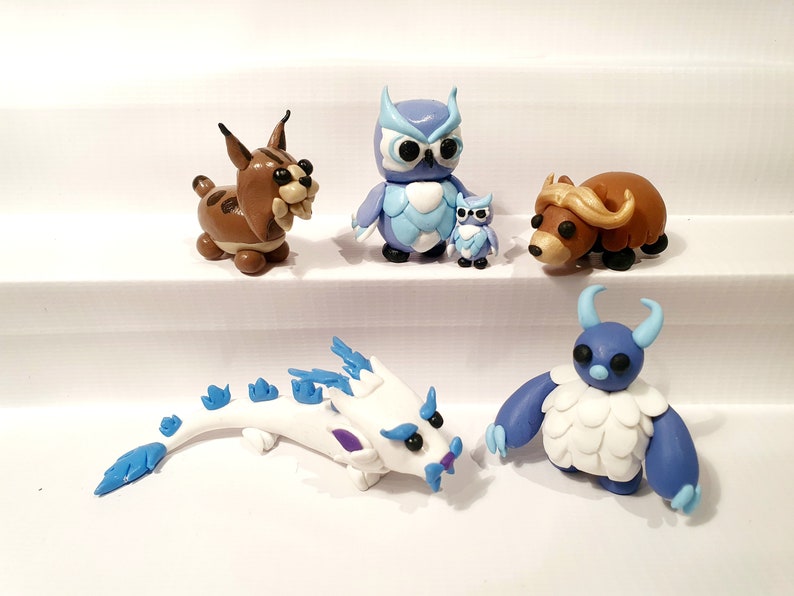 Adopt Me Pets Figures Parrot,queen Bee,frost Fury,snow Owl,owl,pink Cat ...