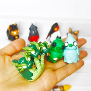 Adopt Me Pets Figures Dracula Parrot,scarebear,ice Moth Dragon ...