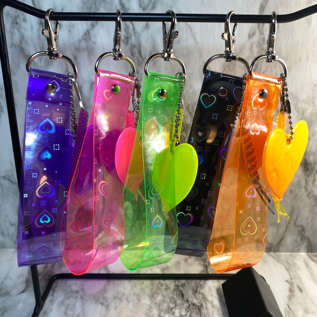 Y2k Holographic Heart Wristlet Keychain Reflective Boondoggle Keychain ...