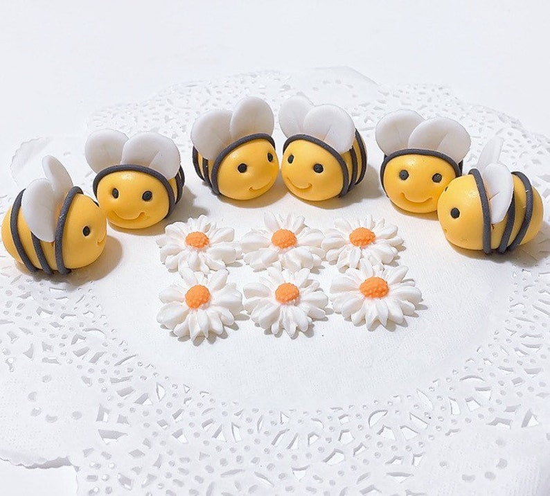 Fondant Bees & Flower Cake Topper/ Bumblebee Cake Decoration/ - Etsy
