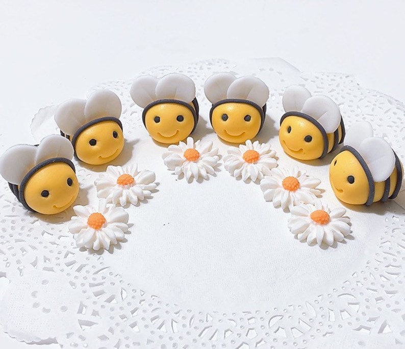 Fondant Bees & Flower Cake Topper/ Bumblebee Cake Decoration/ - Etsy
