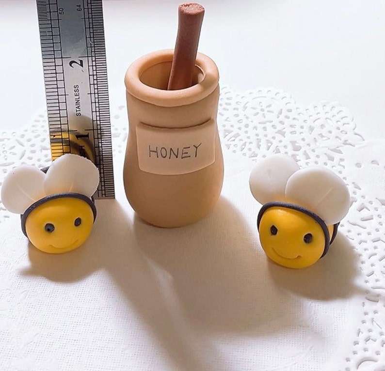 Fondant Bees & Flower Cake Topper/ Bumblebee Cake Decoration/ - Etsy