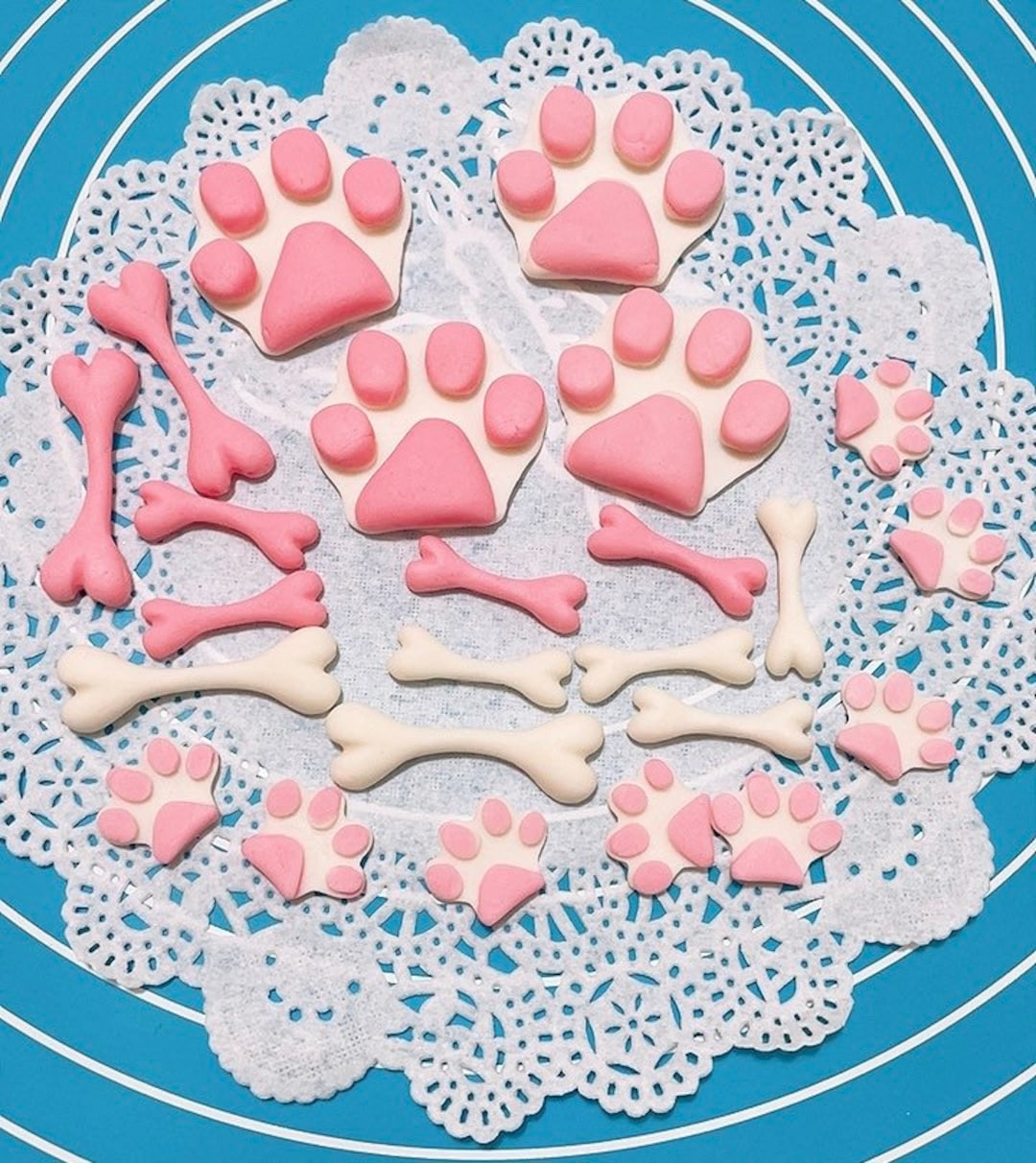 Paw & Bone Fondant Cake Toppers, Dog Cupcake Decoration (24/16 Pc) - Etsy