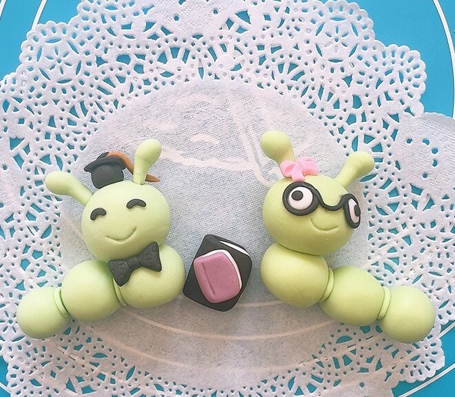 Fondant Bookworm Cake Topper/ Graduate Cake Topper / Worm Cake - Etsy UK