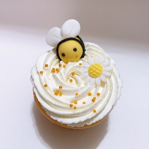 Fondant Bees & Flower Cake Topper/ Bumblebee Cake Decoration/ Bees ...