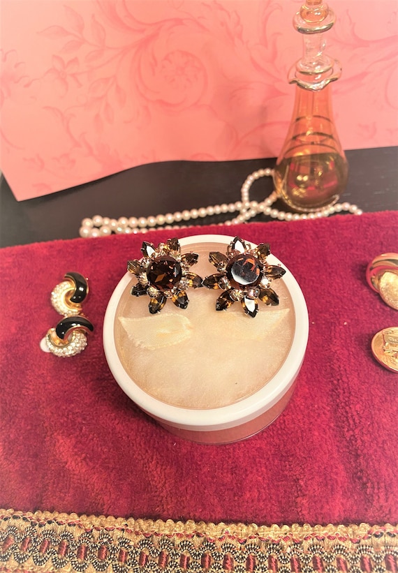 Vintage starburst shaped amber - Gem