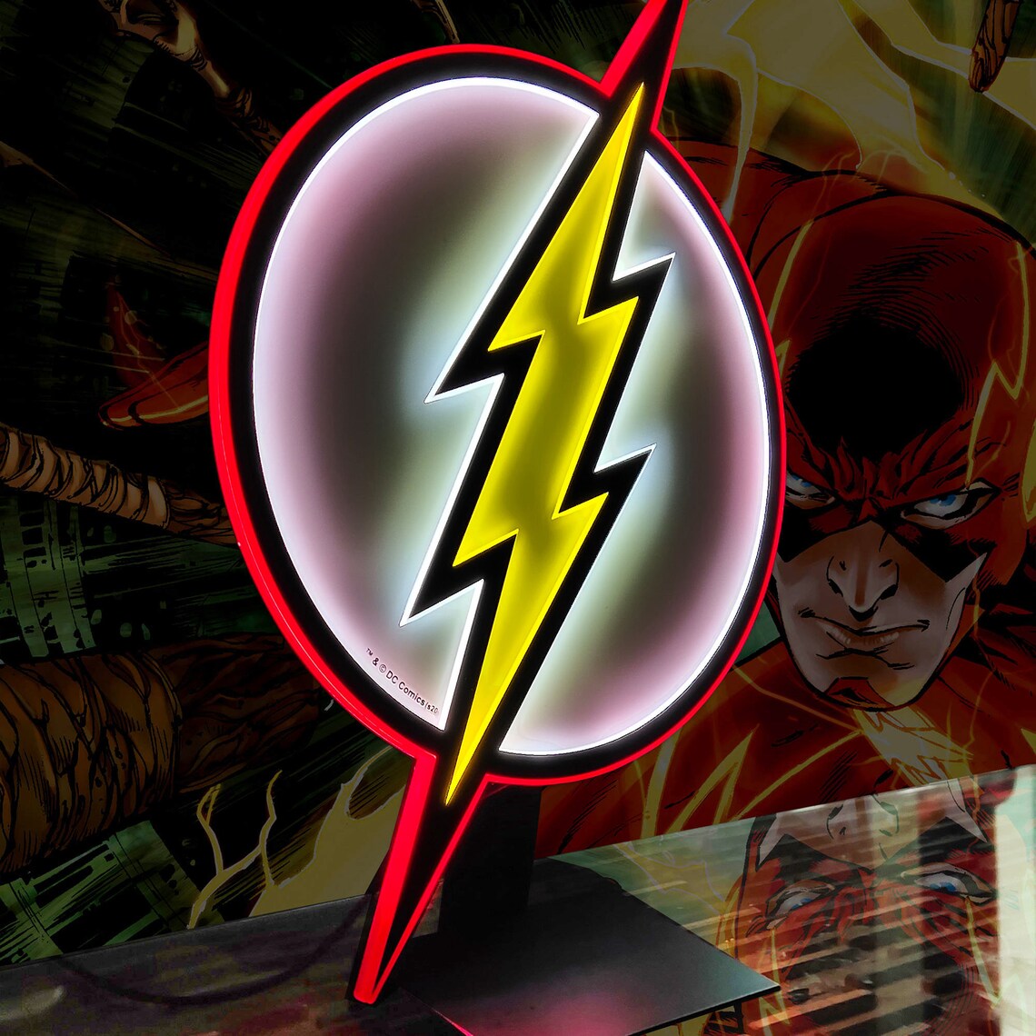 The FLASH DC Comics Thunderbolt LED Halo Light regular With Pedestal ...