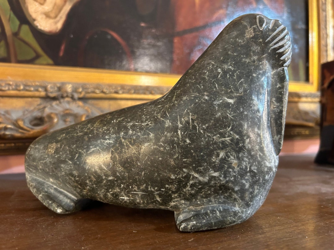 Inuit Eskimo Serpentine Sculpture Walrus. Signed by Artist. Excellent ...