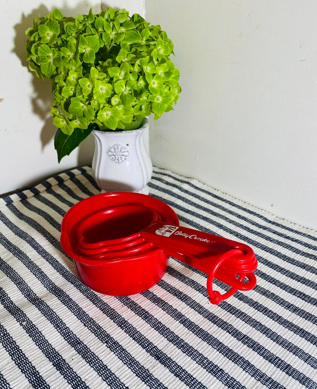 Vintage Red Measuring Cups Betty Crocker - Etsy