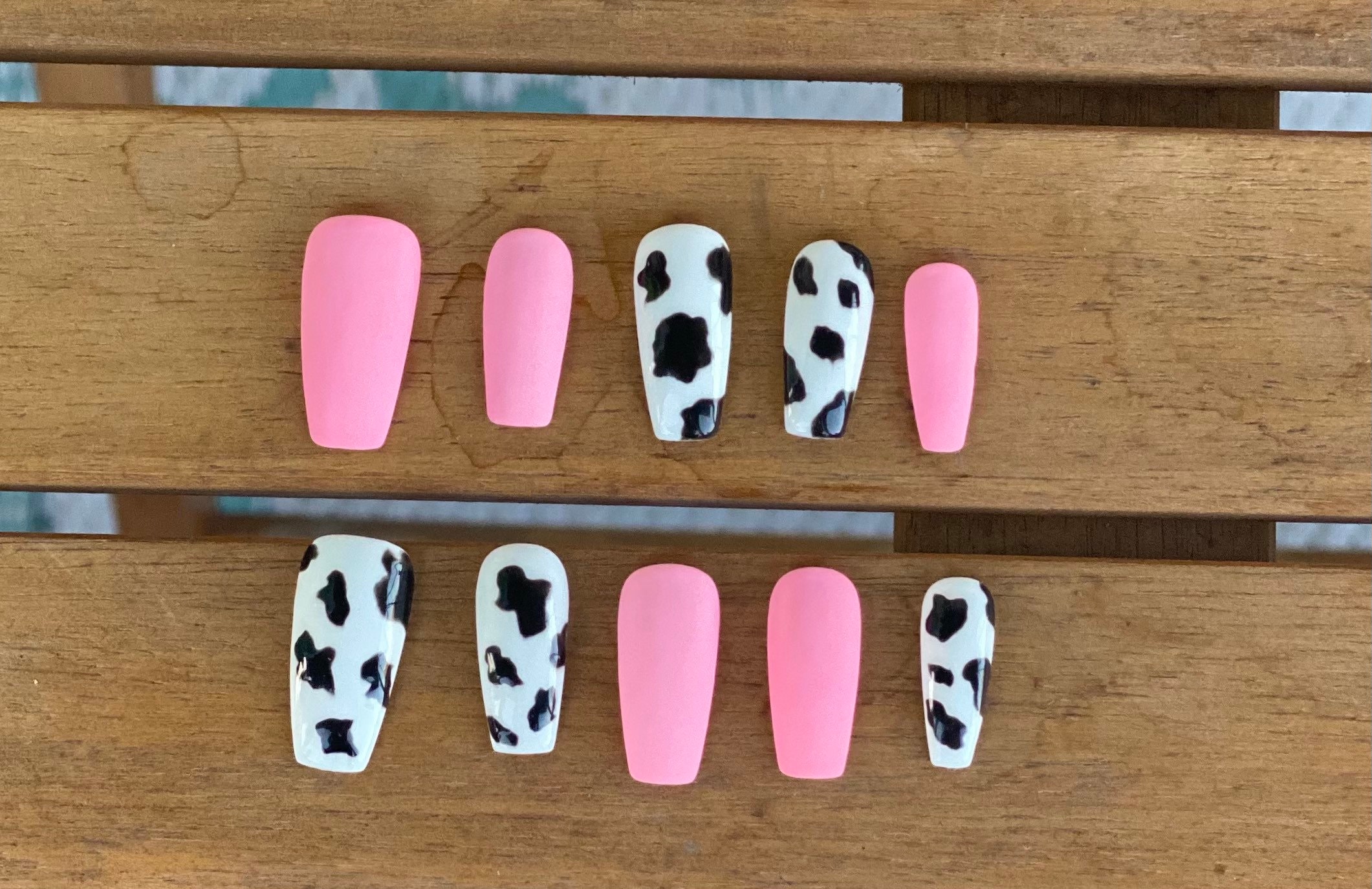 Strawberry Milkshake Nails - Etsy.de