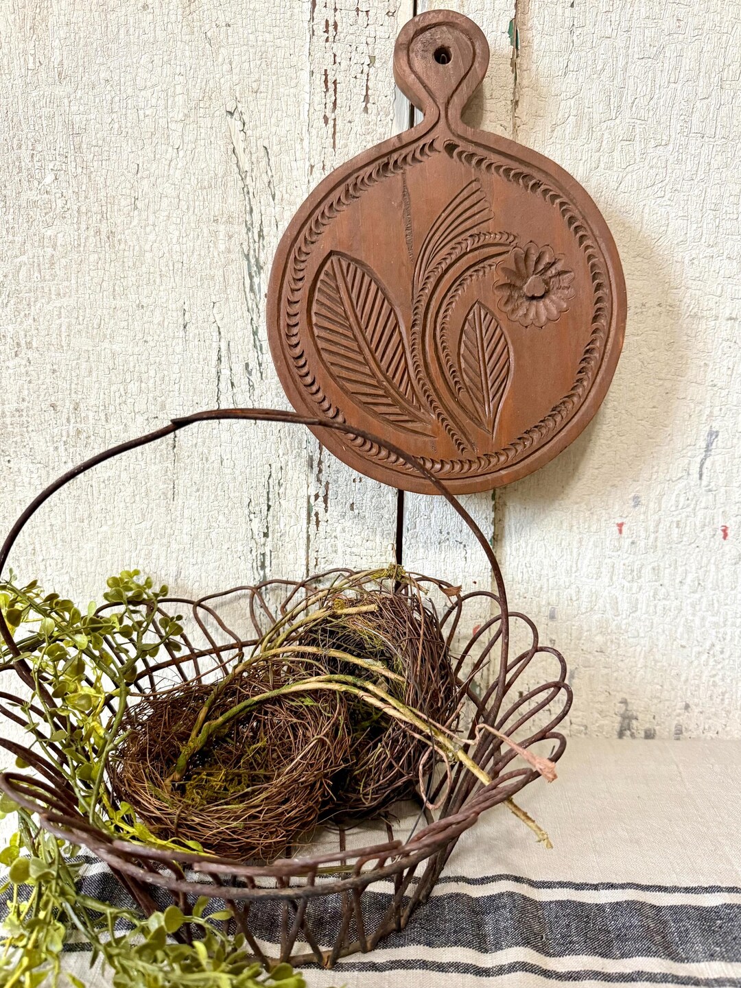 Carved Wooden Trivet Floral Design Breadboard Handle Hang Vintage ...