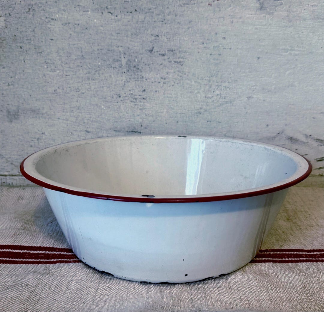 Large Vintage Enamelware Wash Basin With Red Trim Rusty - Etsy