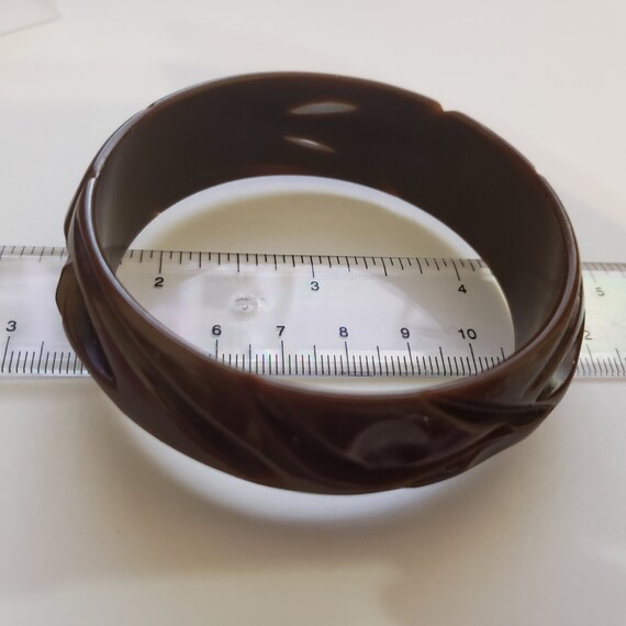 Bakelite, Brown, Carved Bangle - Gem