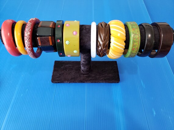 Bakelite, Brown, Carved Bangle - Gem