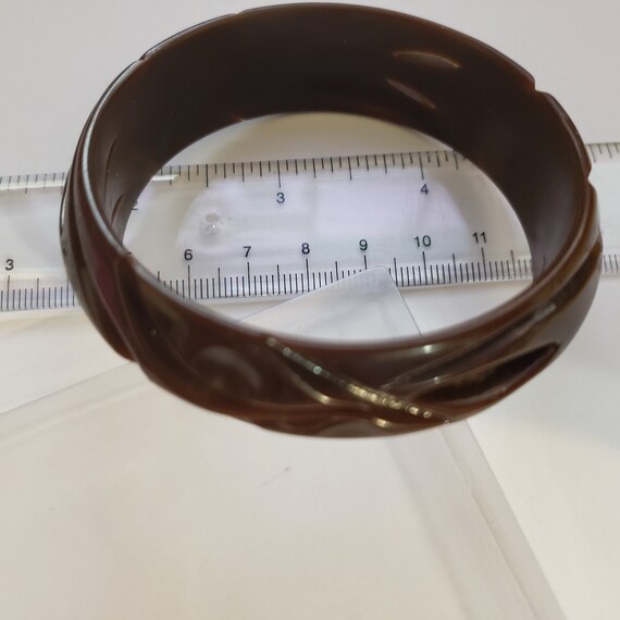 Bakelite, Brown, Carved Bangle - Gem