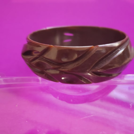 Bakelite, Brown, Carved Bangle - Gem