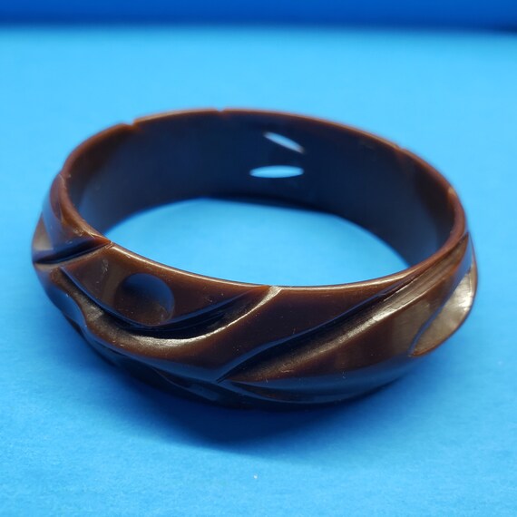 Bakelite, Brown, Carved Bangle - Gem