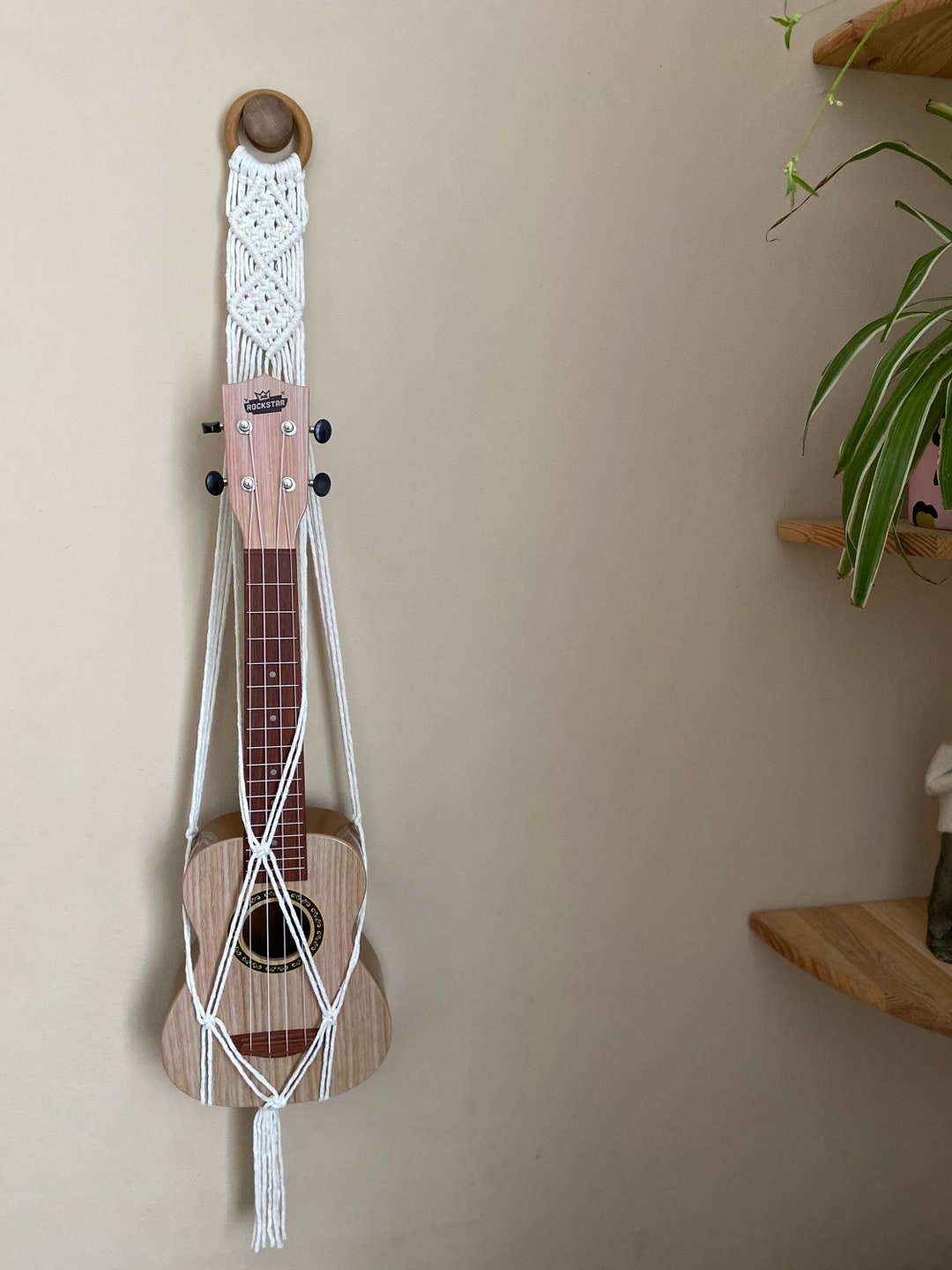 Macrame Ukulele Hanger Tutorial: DIY Craft Kit (PDF + Video) - Etsy