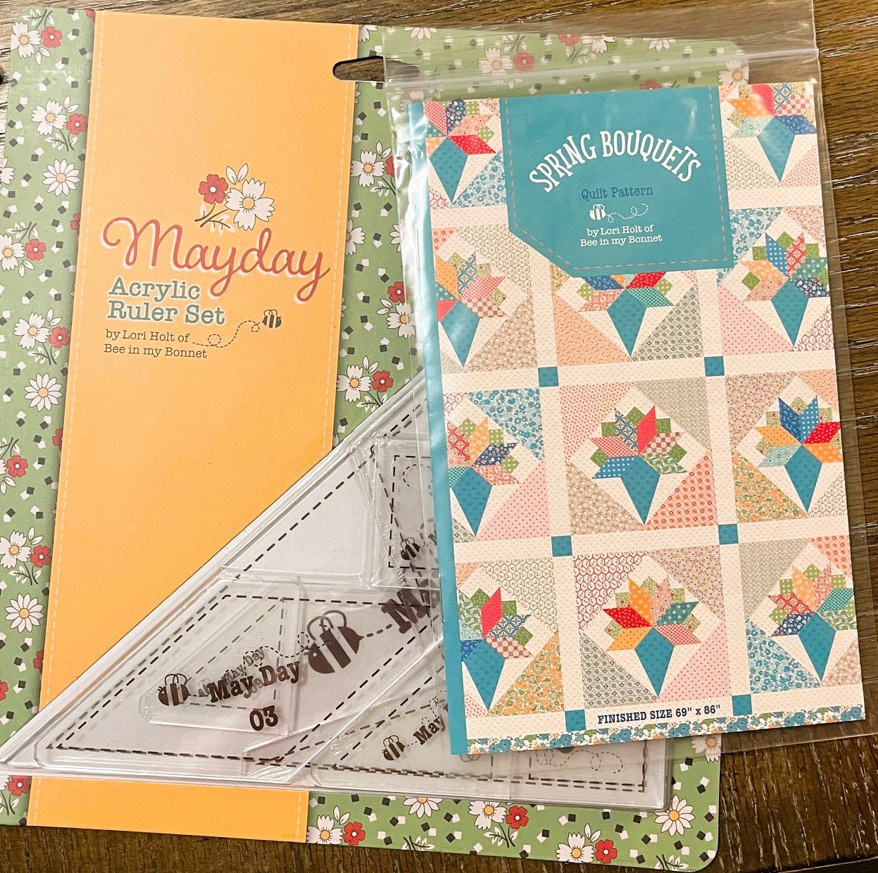 SPRING BOUQUETS Quilt Pattern and May Day Ruler Set by Lori Holt of Bee ...