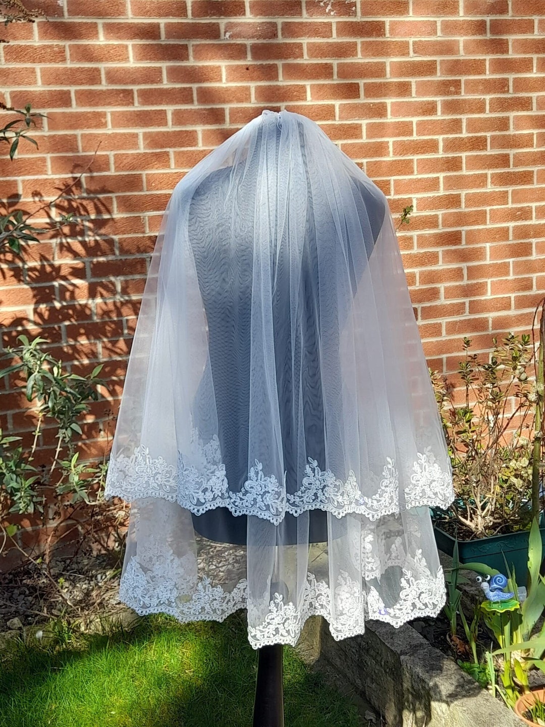 Two Tier Veil,short Wedding Veil,veil With Lace Edge - Etsy