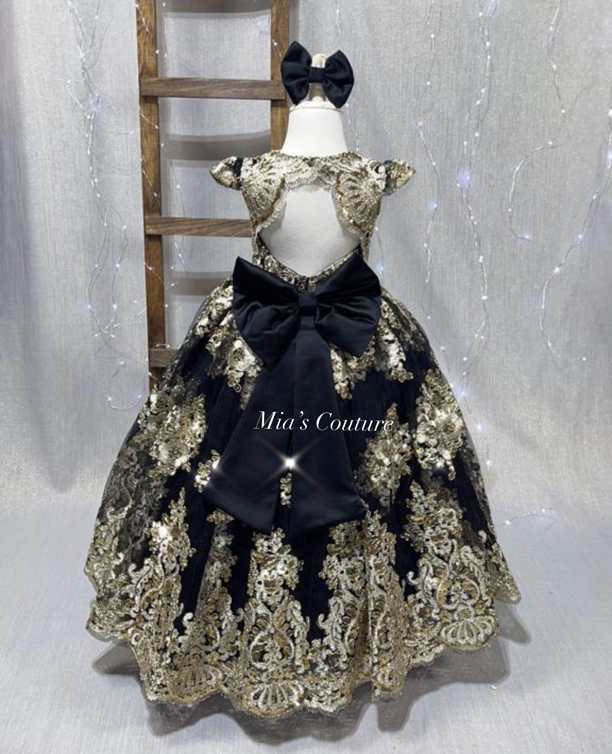 Black & Gold Oval Open Back Vintage Lace Big Bow Shabby Chic Beauty ...