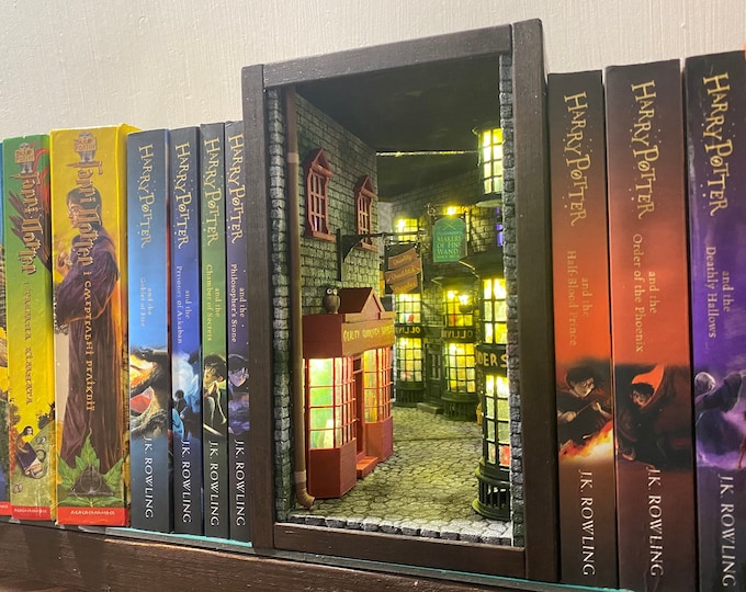 Knockturn Alley Book Nook Kit for Bookshelf / Bookcase End, Diorama ...