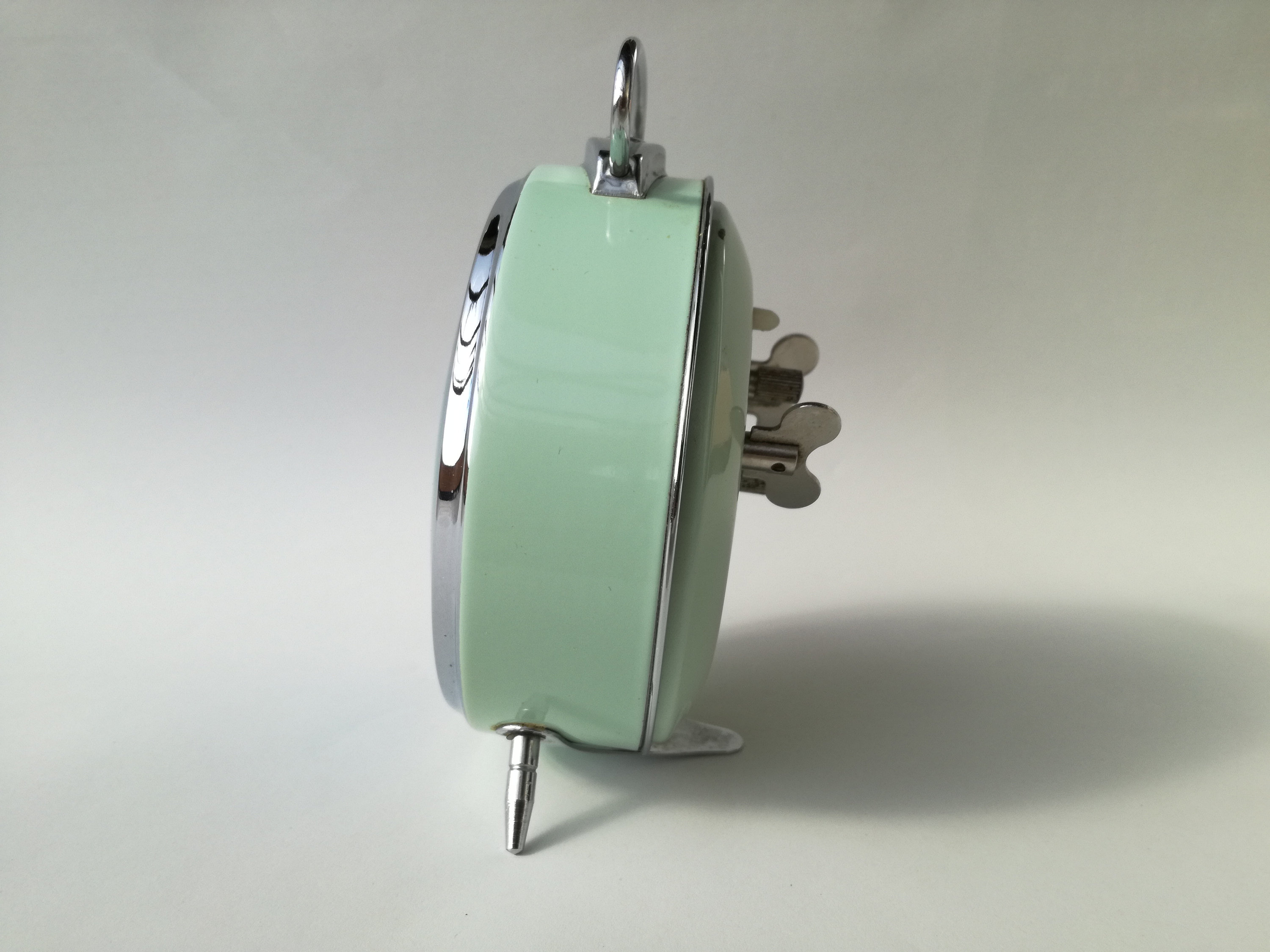 Atomic Age Alarm Clock / Vintage Mechanical Wind Clock / 1960s - Etsy