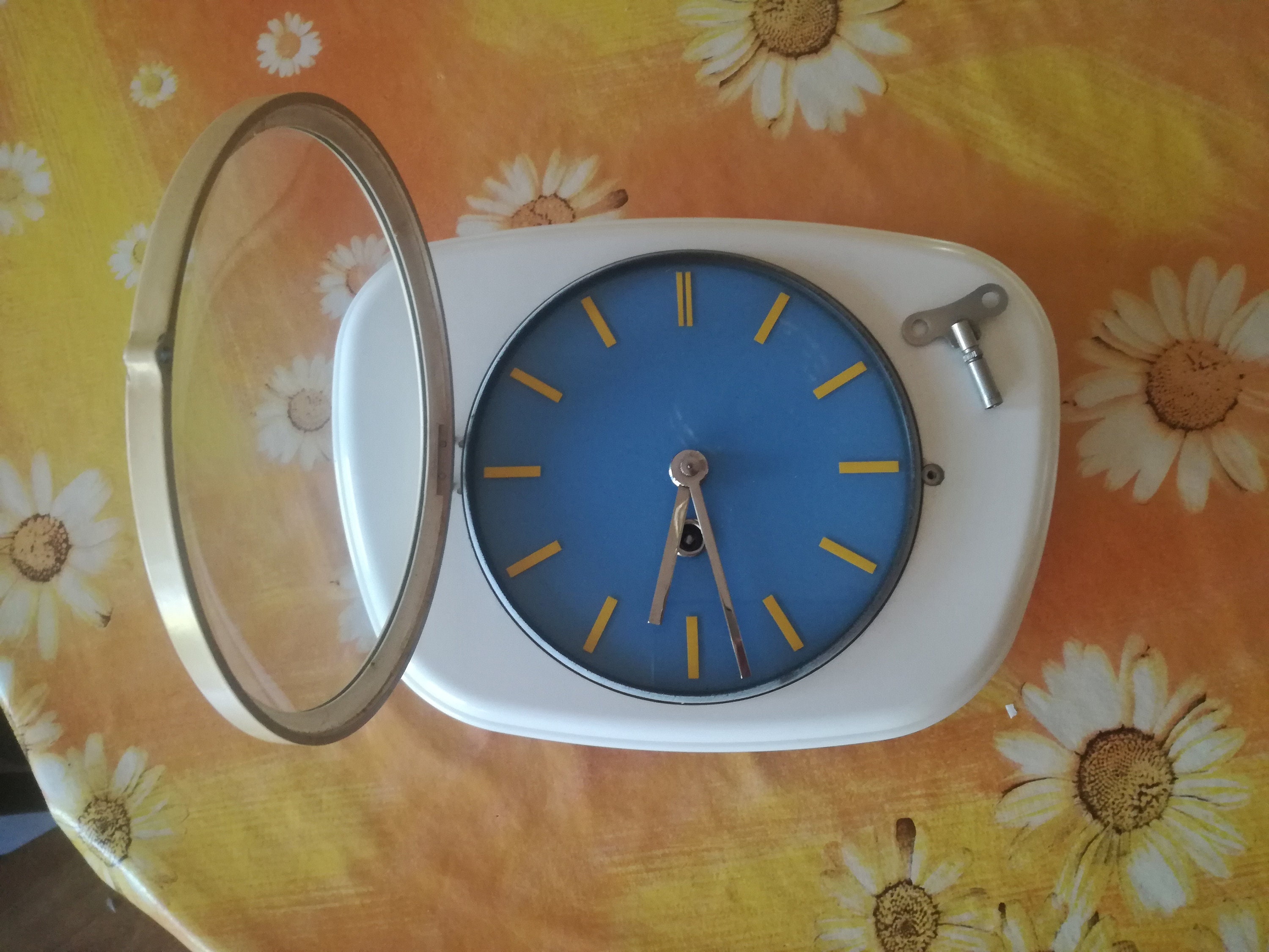 1960s Wall Clock / Mid Century Modern White Plastic Wall Clock With ...