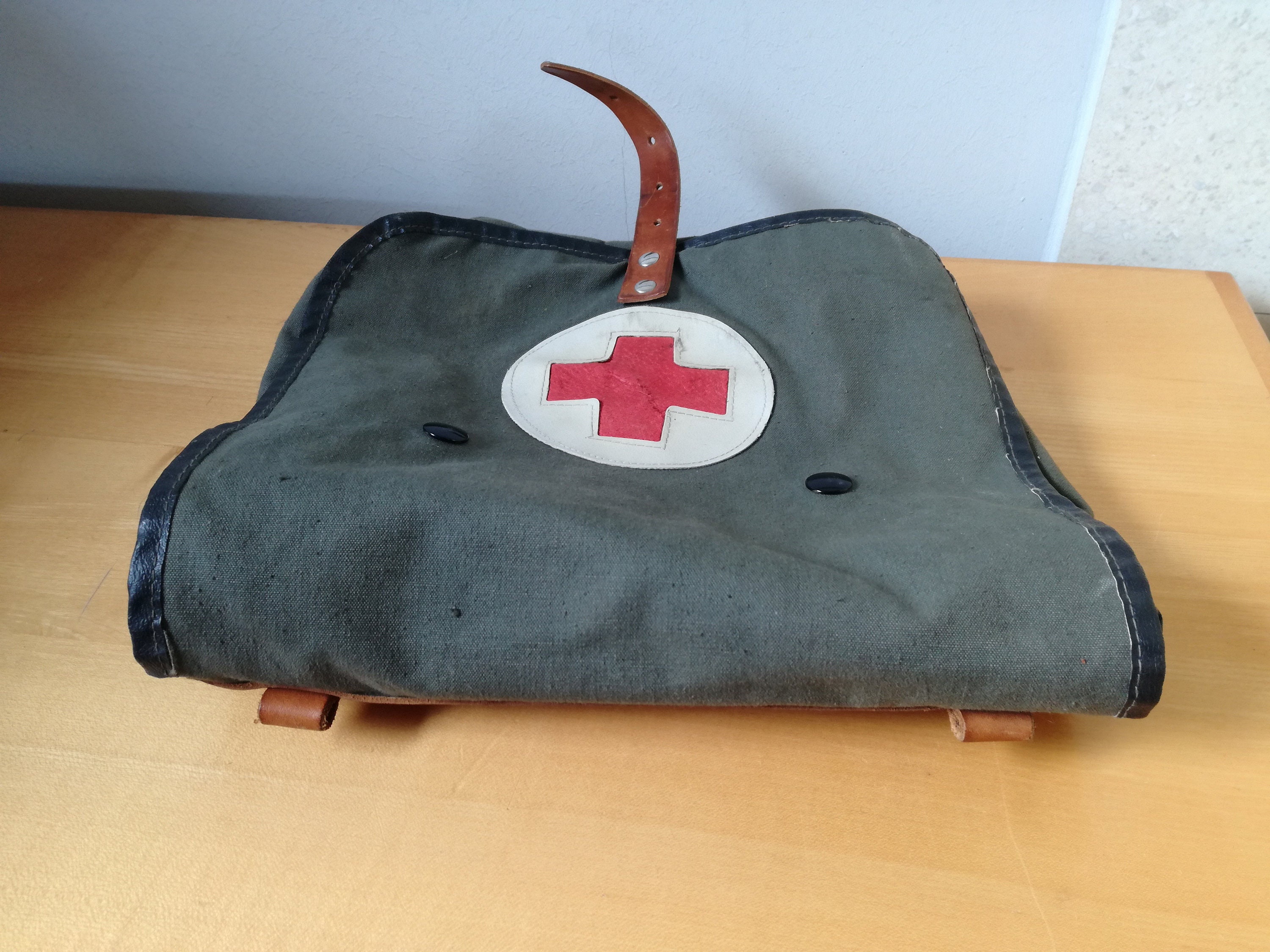 Yugoslav Military First Aid Canvas Bag / Vintage JNA Army First Aid ...