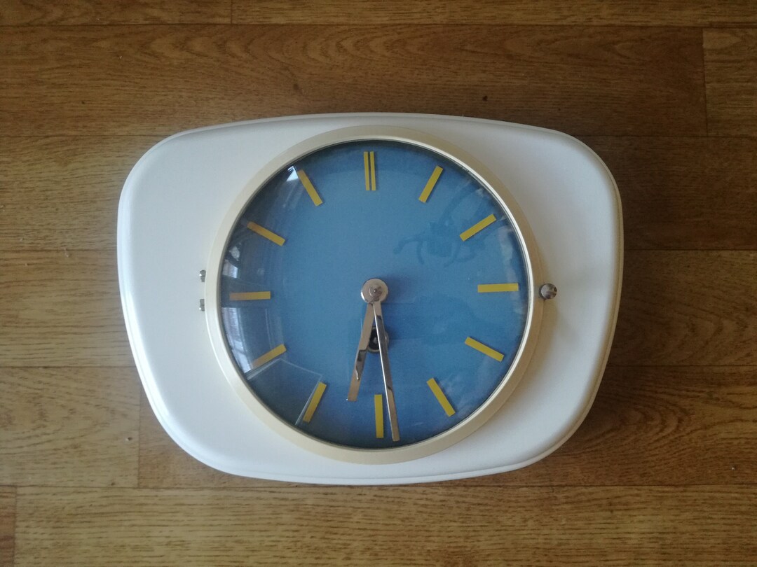 1960s Wall Clock / Mid Century Modern White Plastic Wall Clock With ...