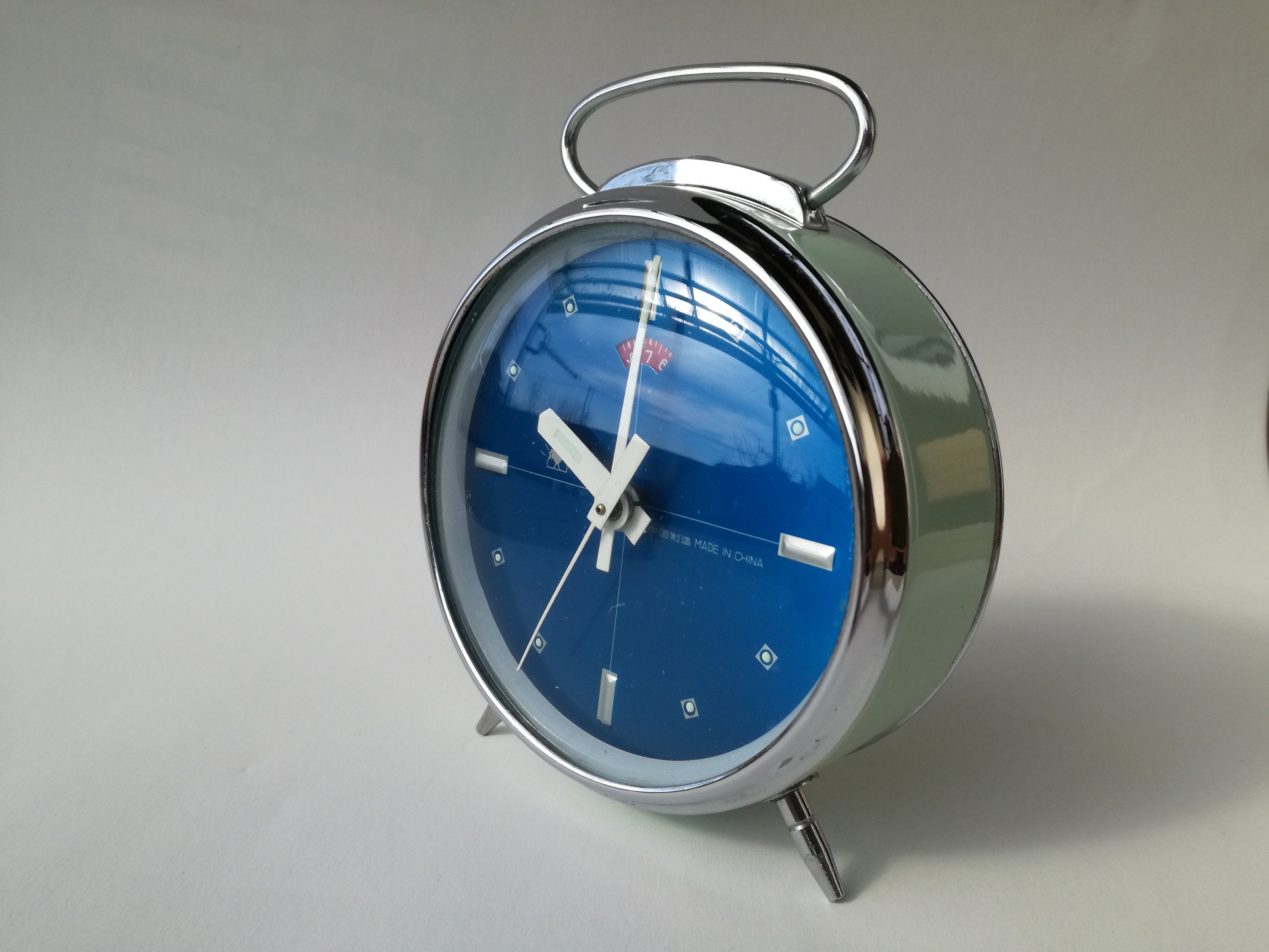Atomic Age Alarm Clock / Vintage Mechanical Wind Clock / 1960s - Etsy