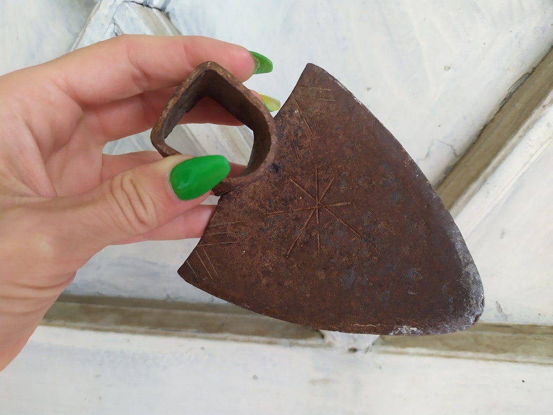 Ancient Shovel/ Rusty Shovel/ Primitive Agricultural Tool / Haymaking ...