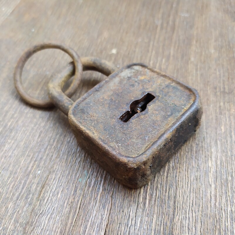 Rusty Padlock - Etsy
