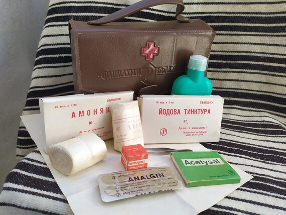 Vintage Car First Aid Kit, Authentic 80's Car First A… - Gem