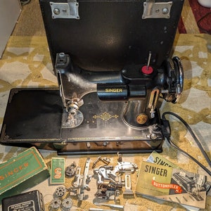 Vintage 1937 Singer Featherweight Portable 221-1 Sewing Machine W ...